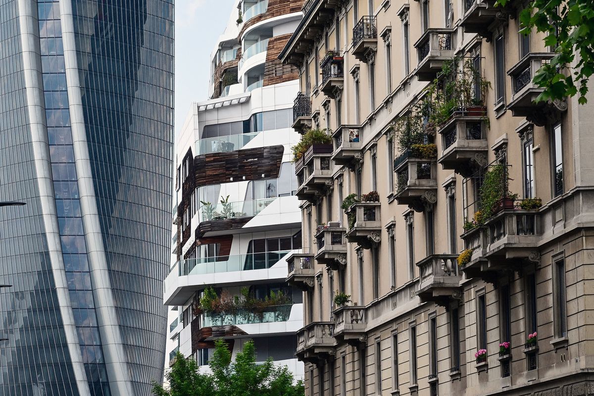 Milan Luxury Real Estate Booms as Bankers Leave London for Italy ️ ...